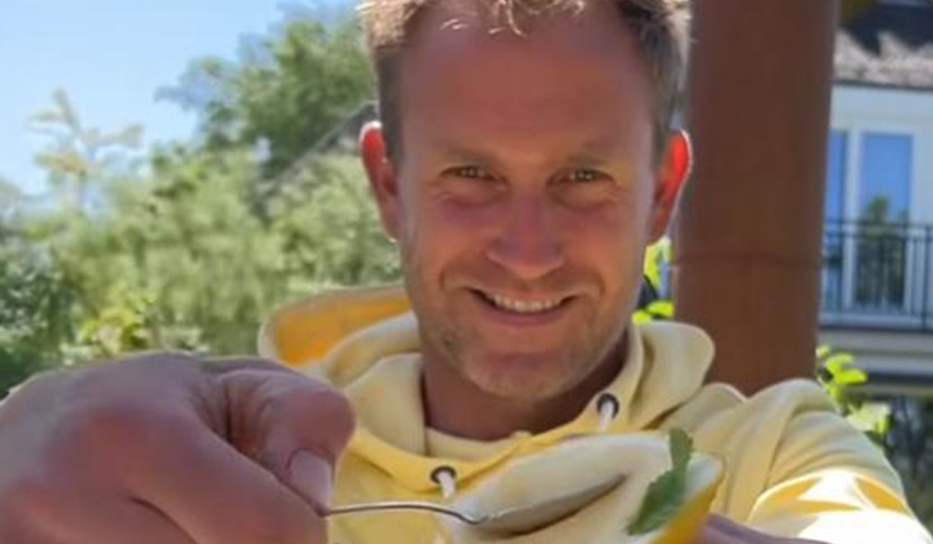 Zomerse toetjes en prachtige zonsondergangen: dit delen de Boer zoekt vrouw-boeren in juni 2025 ...